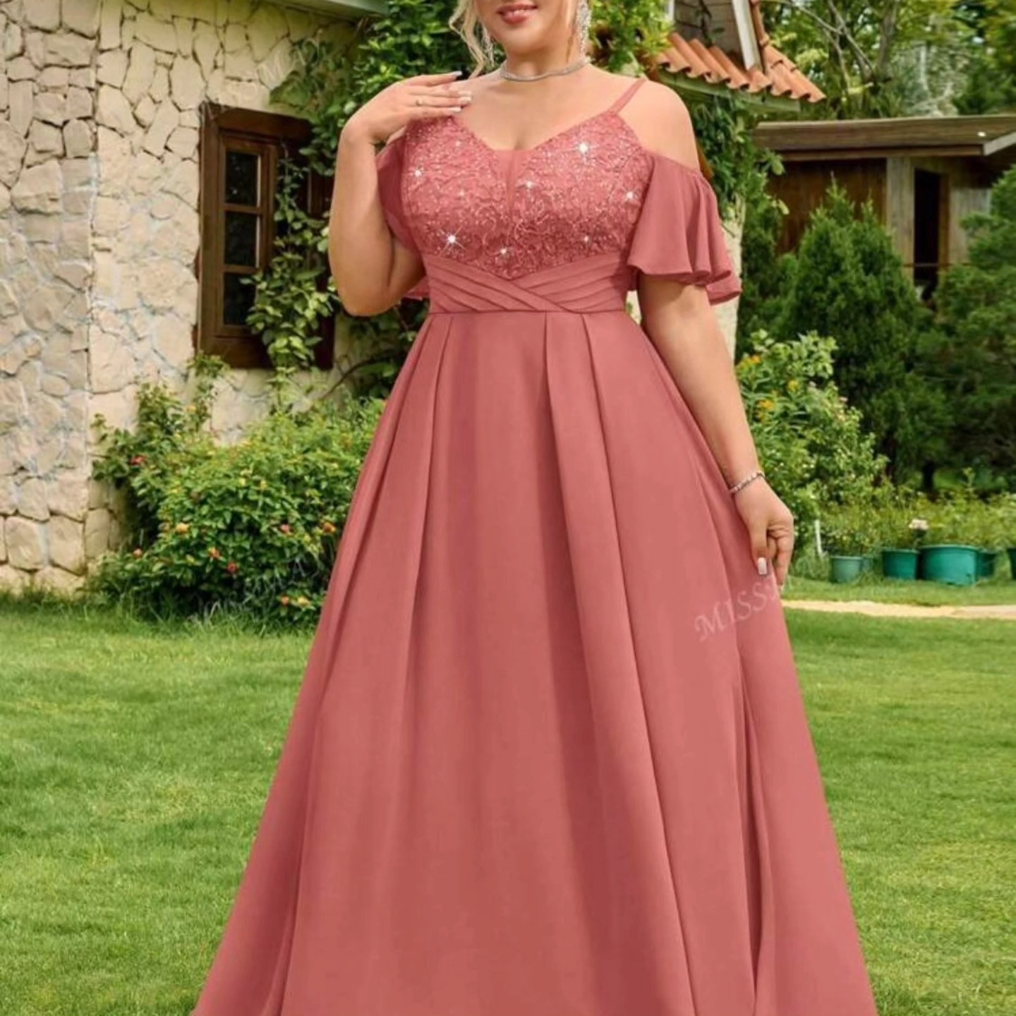 VESTIDO MAXI FORMAL DE NOCHE CUELLO EN V COLOR ROSA - MAGÚ ECUADOR