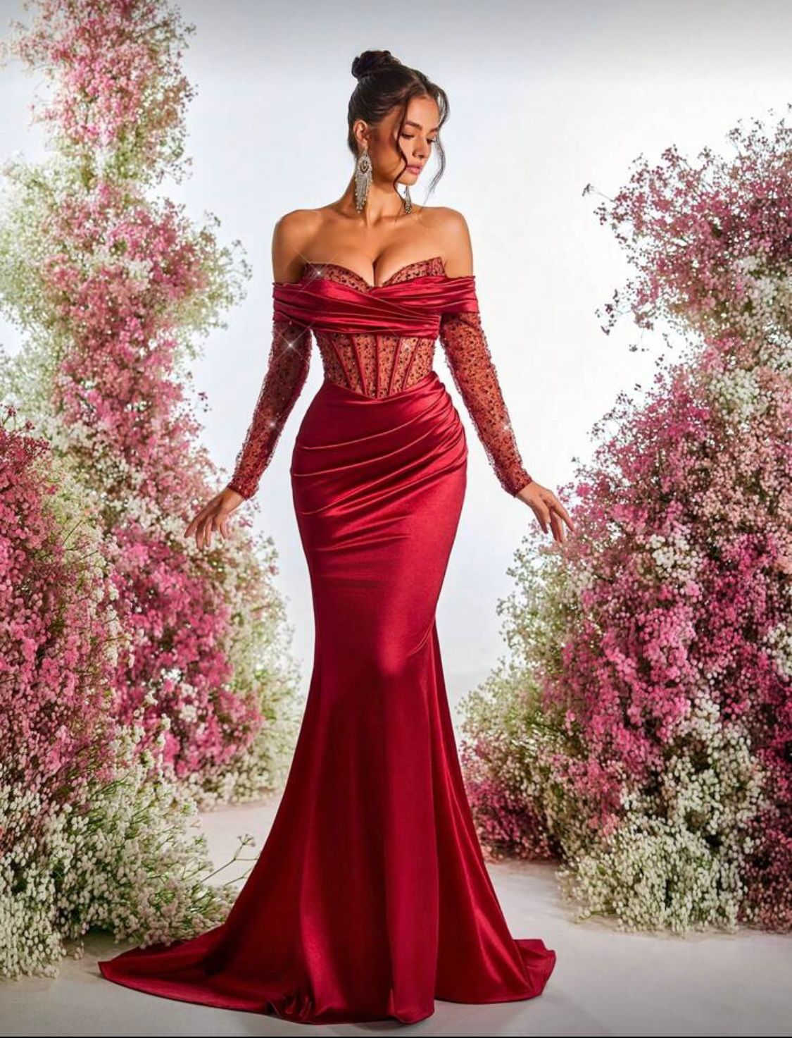 Elegante y lujoso vestido de sirena de punto elástico con parches de ...