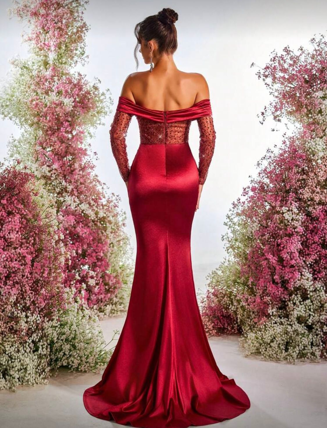 Elegante y lujoso vestido de sirena de punto elástico con parches de ...